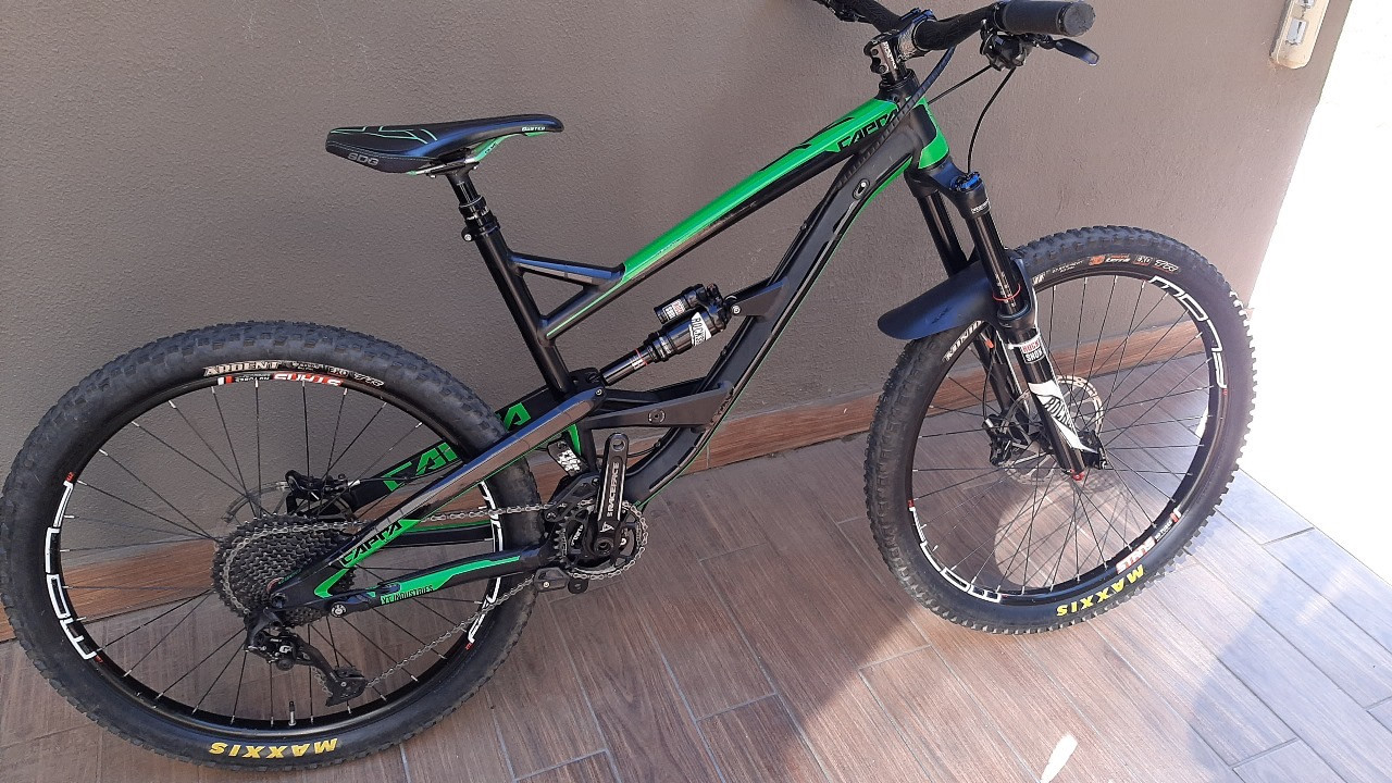 YT Capra | Dual Suspension Mountain Bikes | Bike Hub