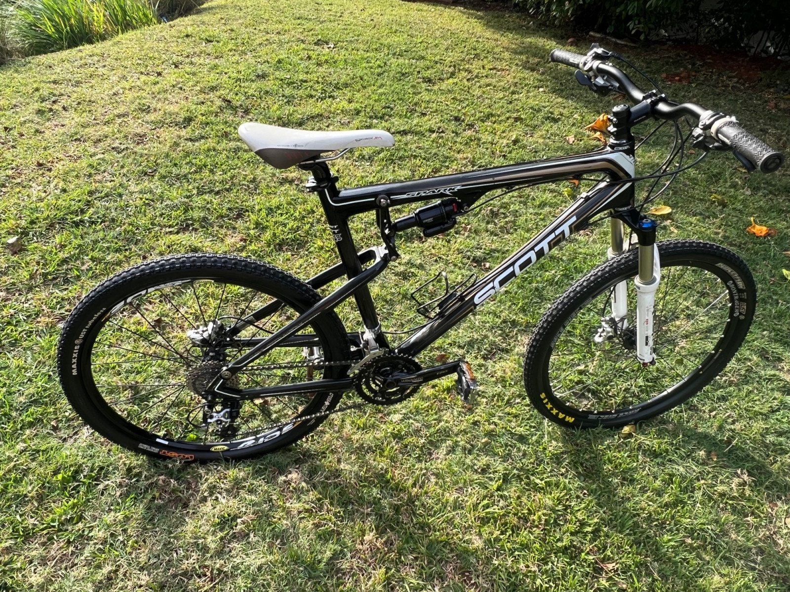 Scott Spark 30 | Dual Suspension Mountain Bikes | Bike Hub