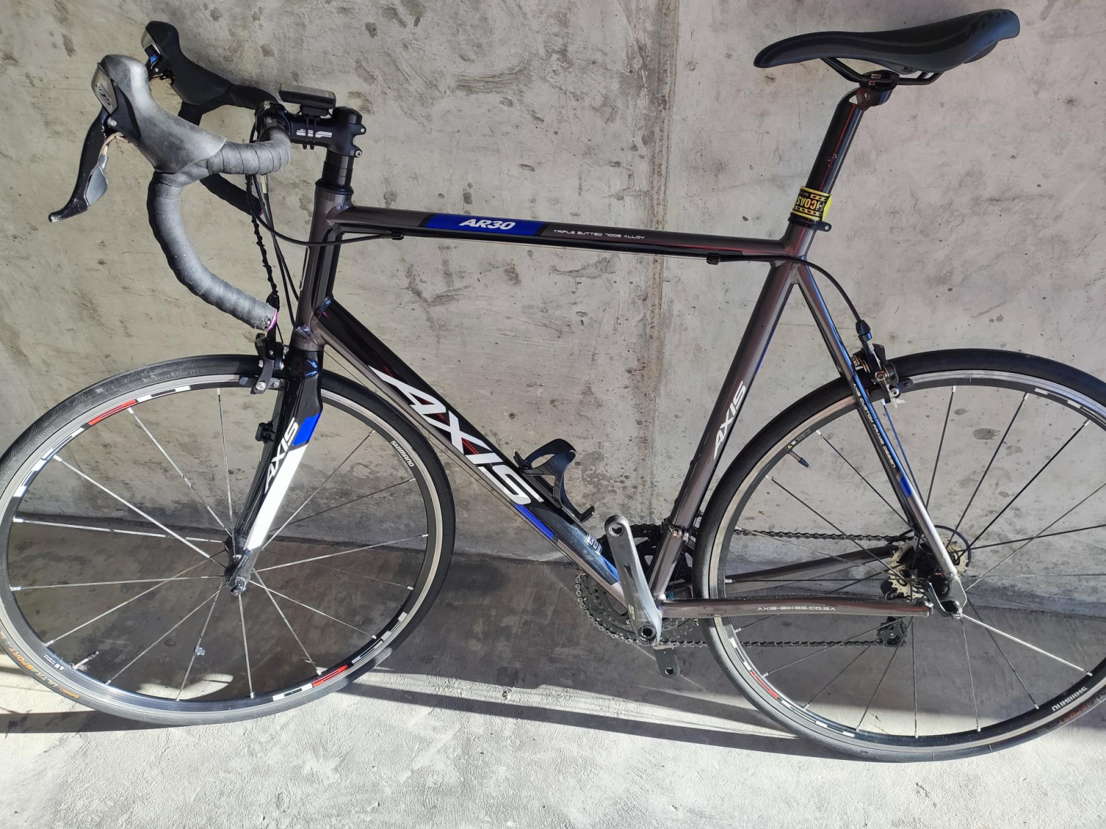 Axis AR30 | Road Bikes | Bike Hub