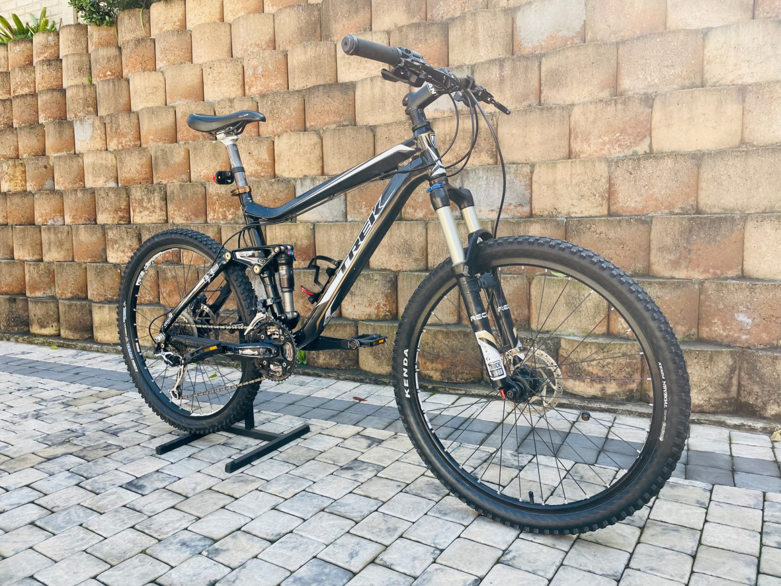 Trek EX6 Soft-tail | Dual Suspension Mountain Bikes | Bike Hub
