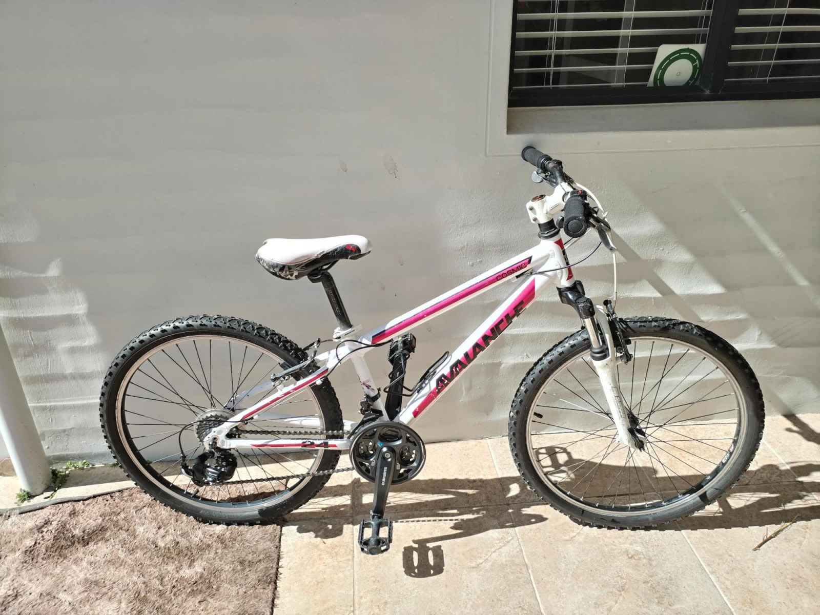 Avalanche Cosmic 24inch | Kids Bikes | Bike Hub