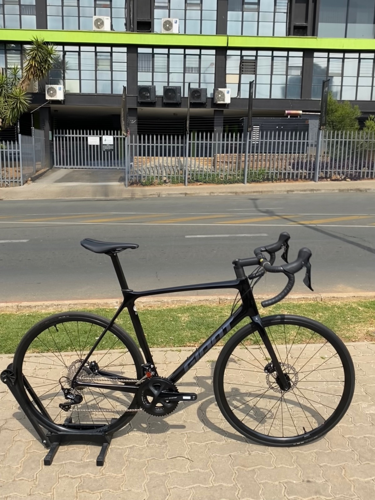 2022 Giant TCR Advanced 2 Pro Compact | Road Bikes | Bike Hub