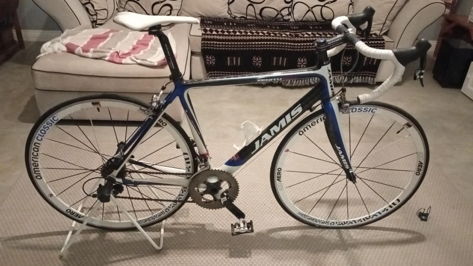 JAMIS Xenith Pro | Road Bikes | Bike Hub