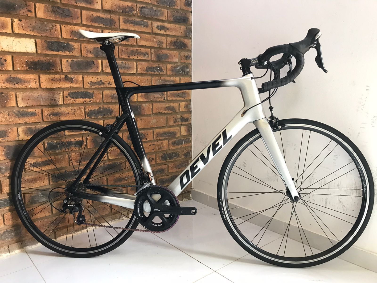 Devel aero - Carbon - XL - 11spd | Road Bikes | Bike Hub