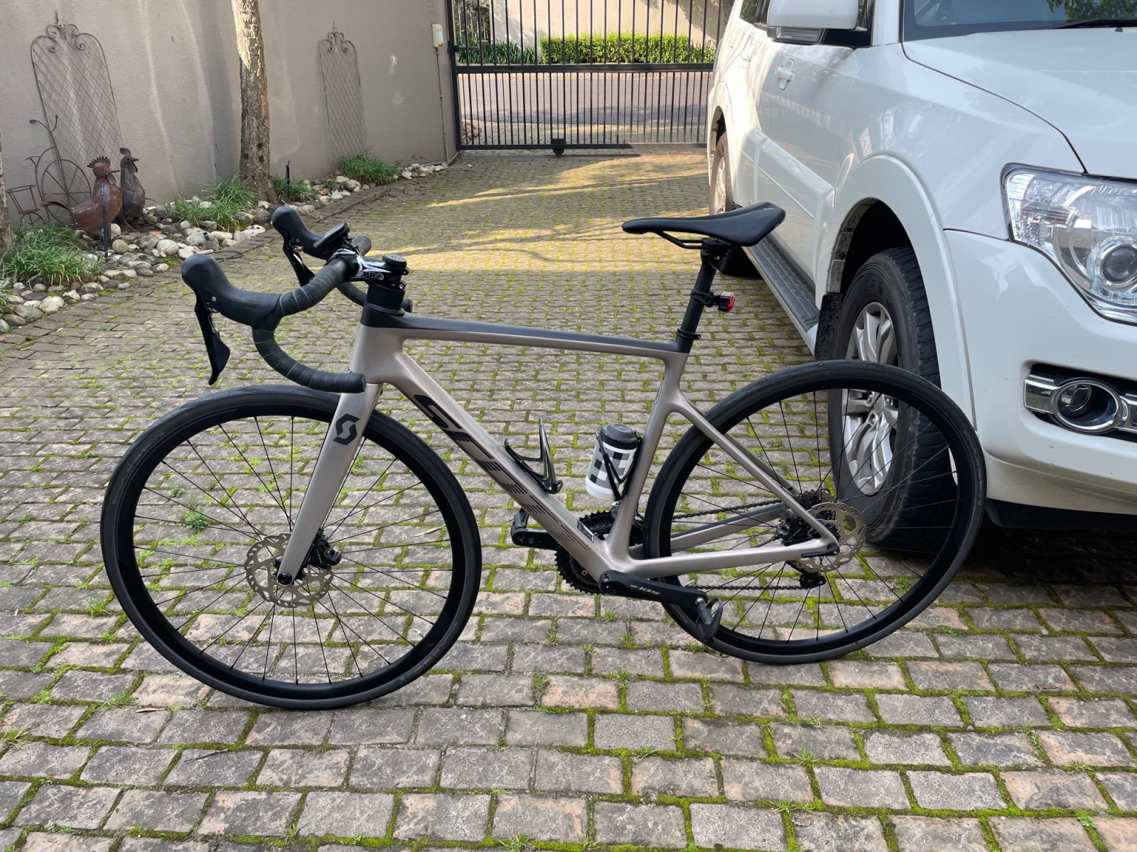 Scott addict 30 | Road Bikes | Bike Hub