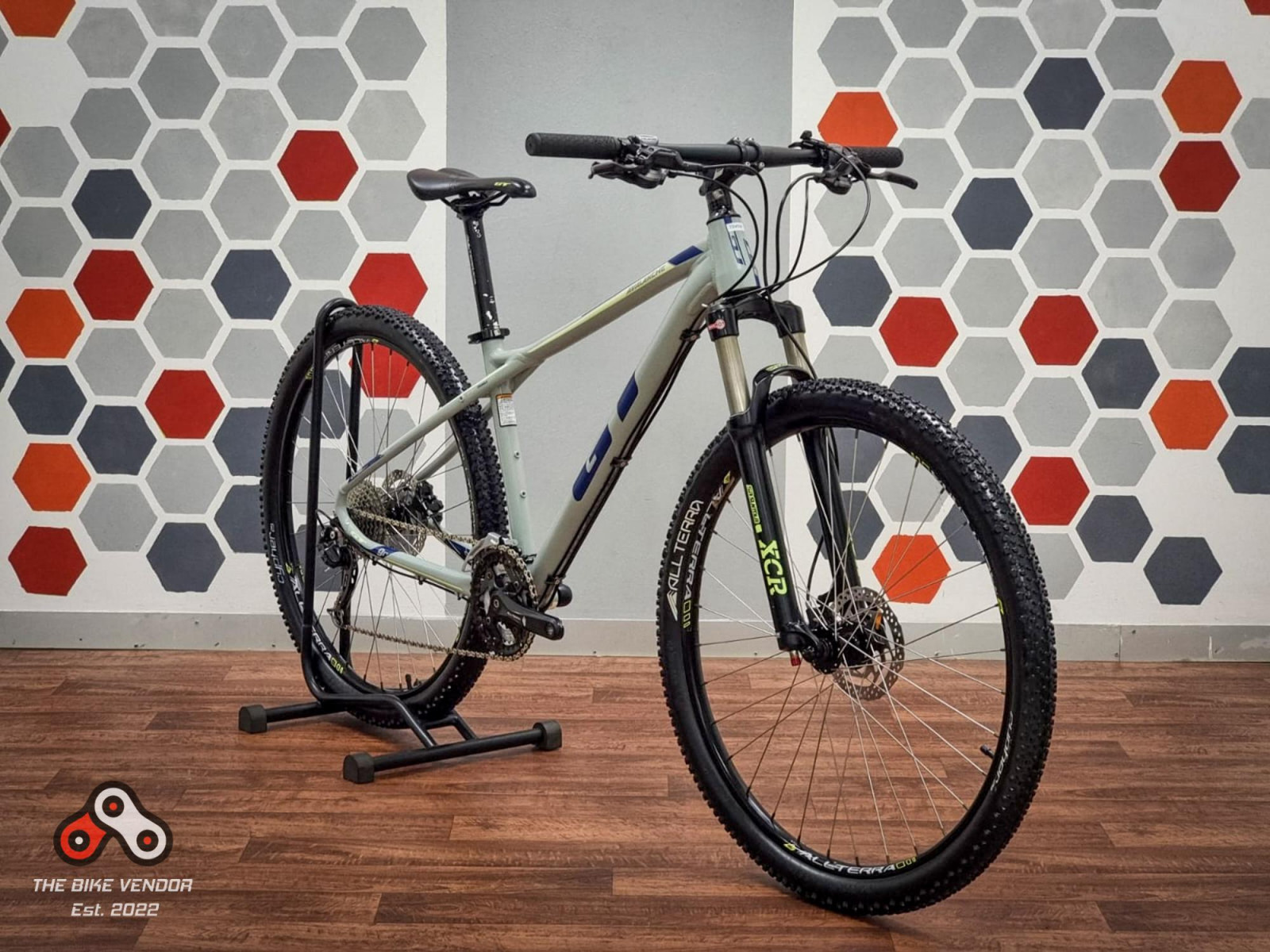 GT Avalanche Comp - Shimano Deore - Air fork | Hardtail Mountain Bikes ...