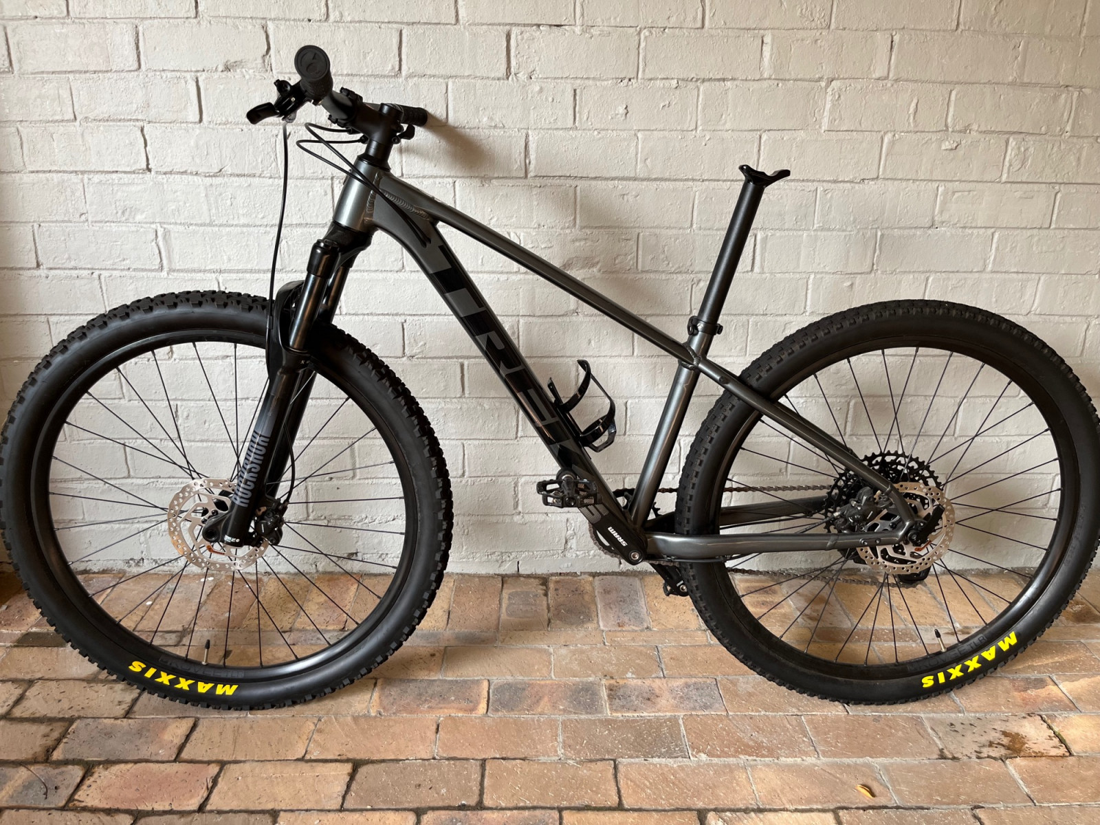 Trek X-Caliber 8 | Hardtail Mountain Bikes | Bike Hub