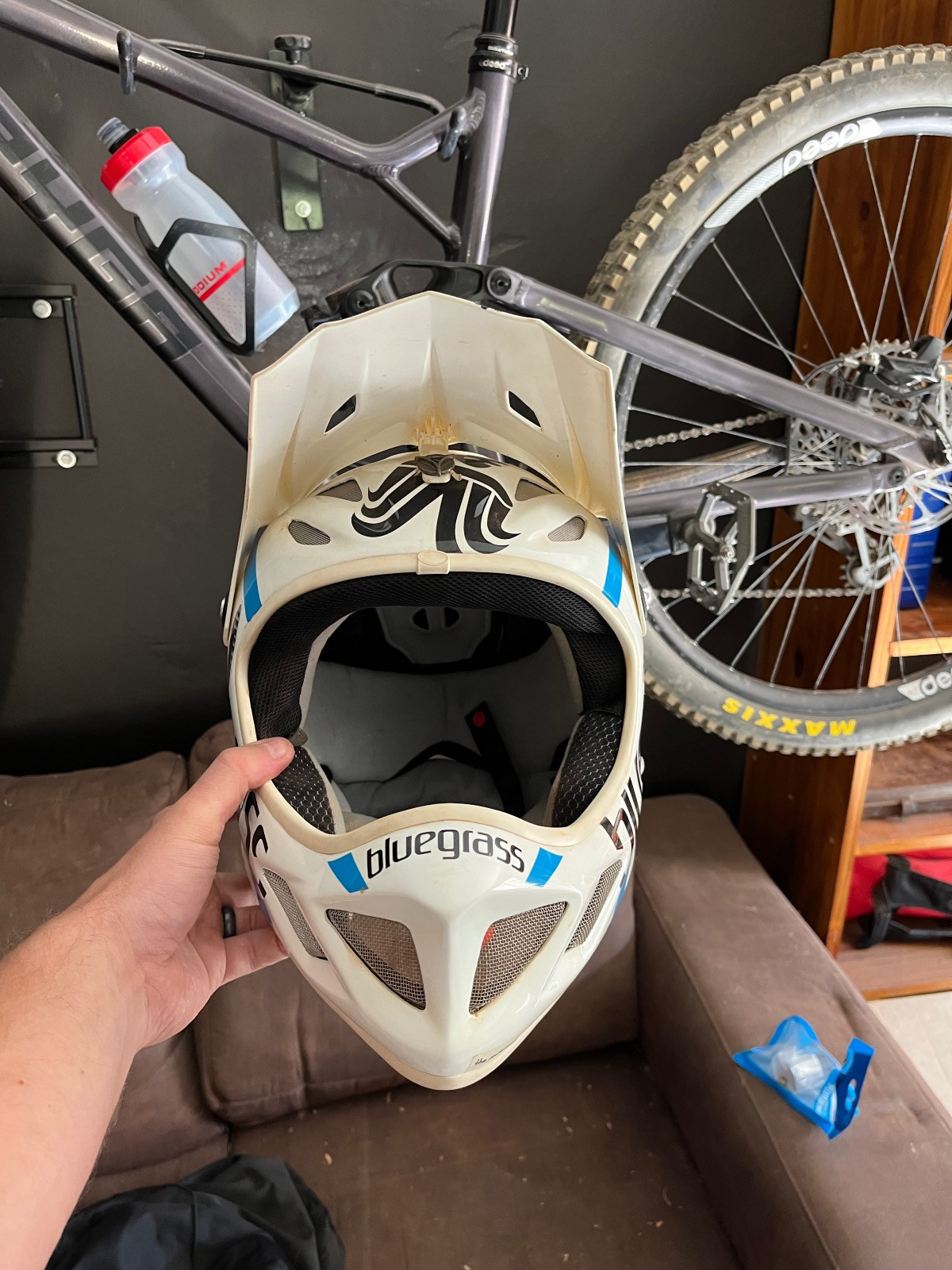 Full face DH helmet | Helmets | Bike Hub