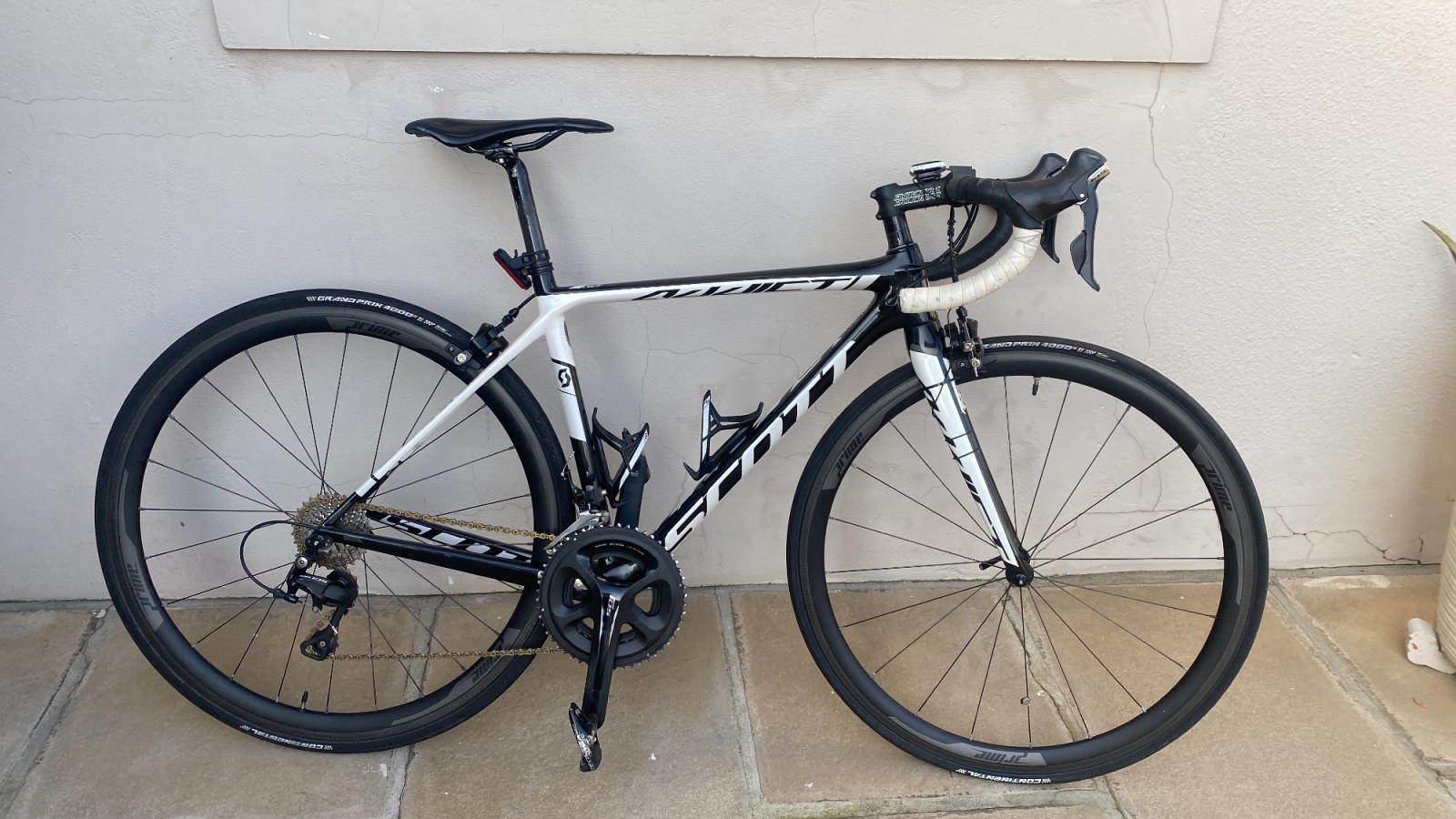 Scott addict carbon bike | Road Bikes | Bike Hub