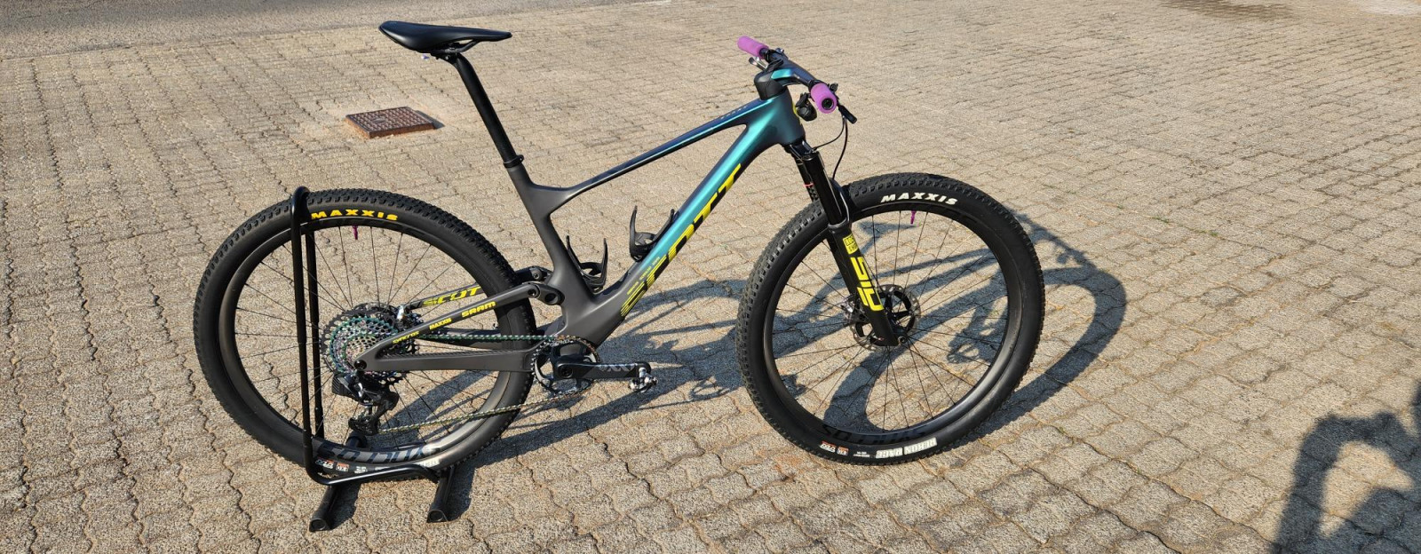 Scott Spark RC World Cup EVO | Dual Suspension Mountain Bikes | Bike Hub
