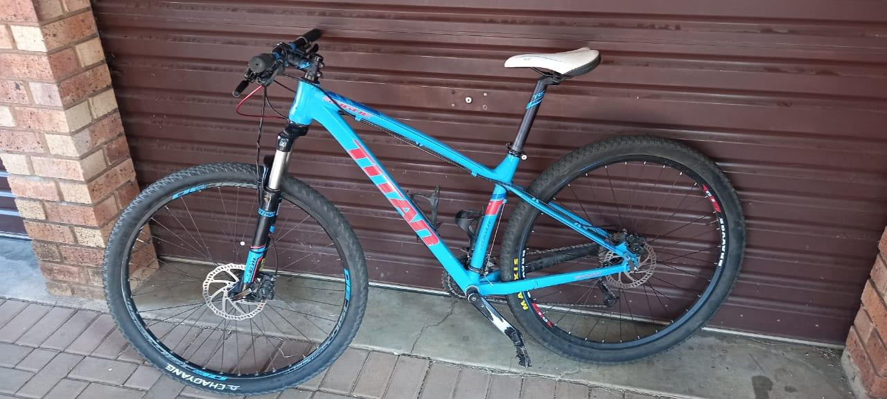 Titan Rogue 29" Small | Hardtail Mountain Bikes | Bike Hub