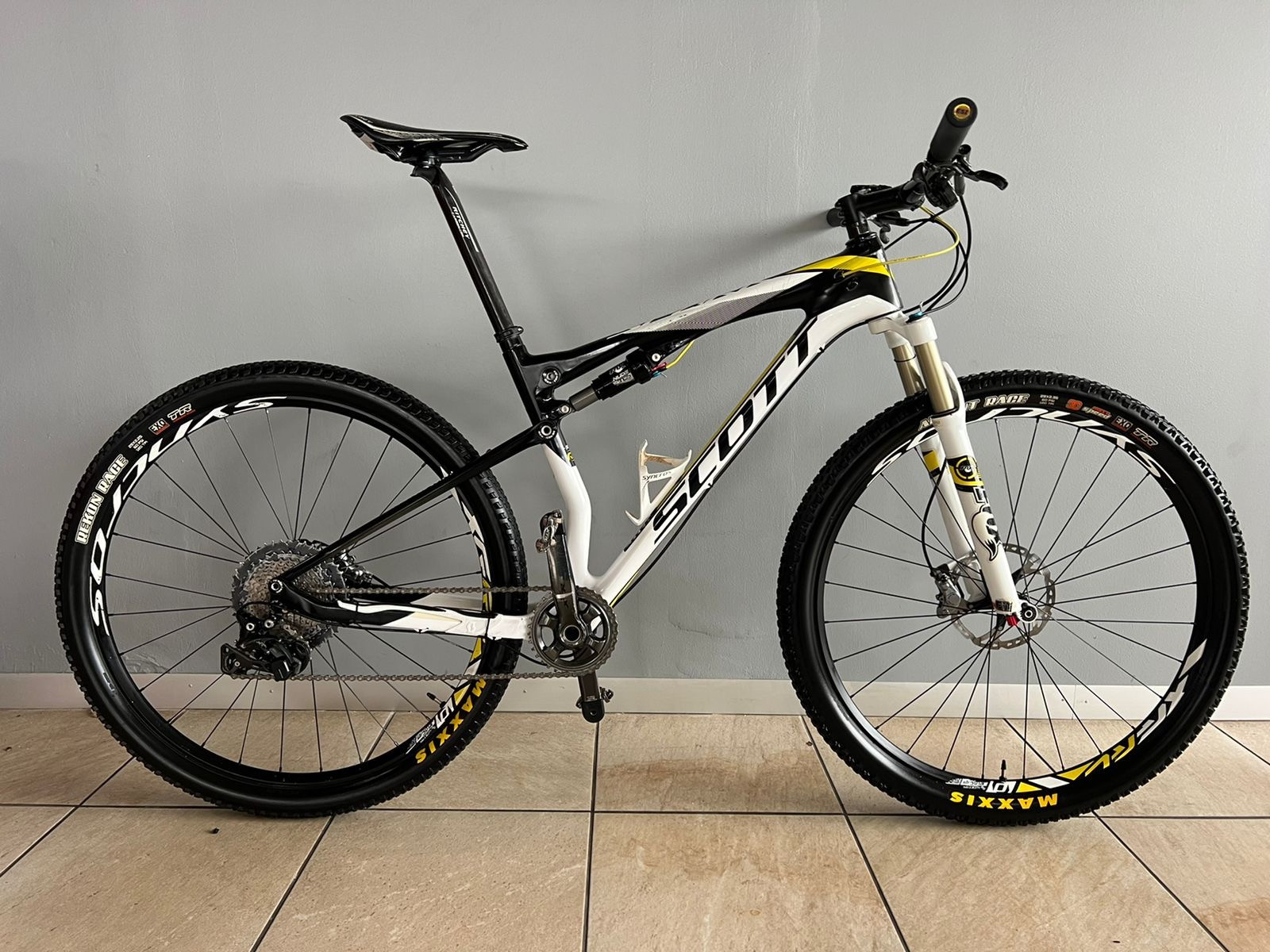 Scott 900RC XTR | Dual Suspension Mountain Bikes | Bike Hub