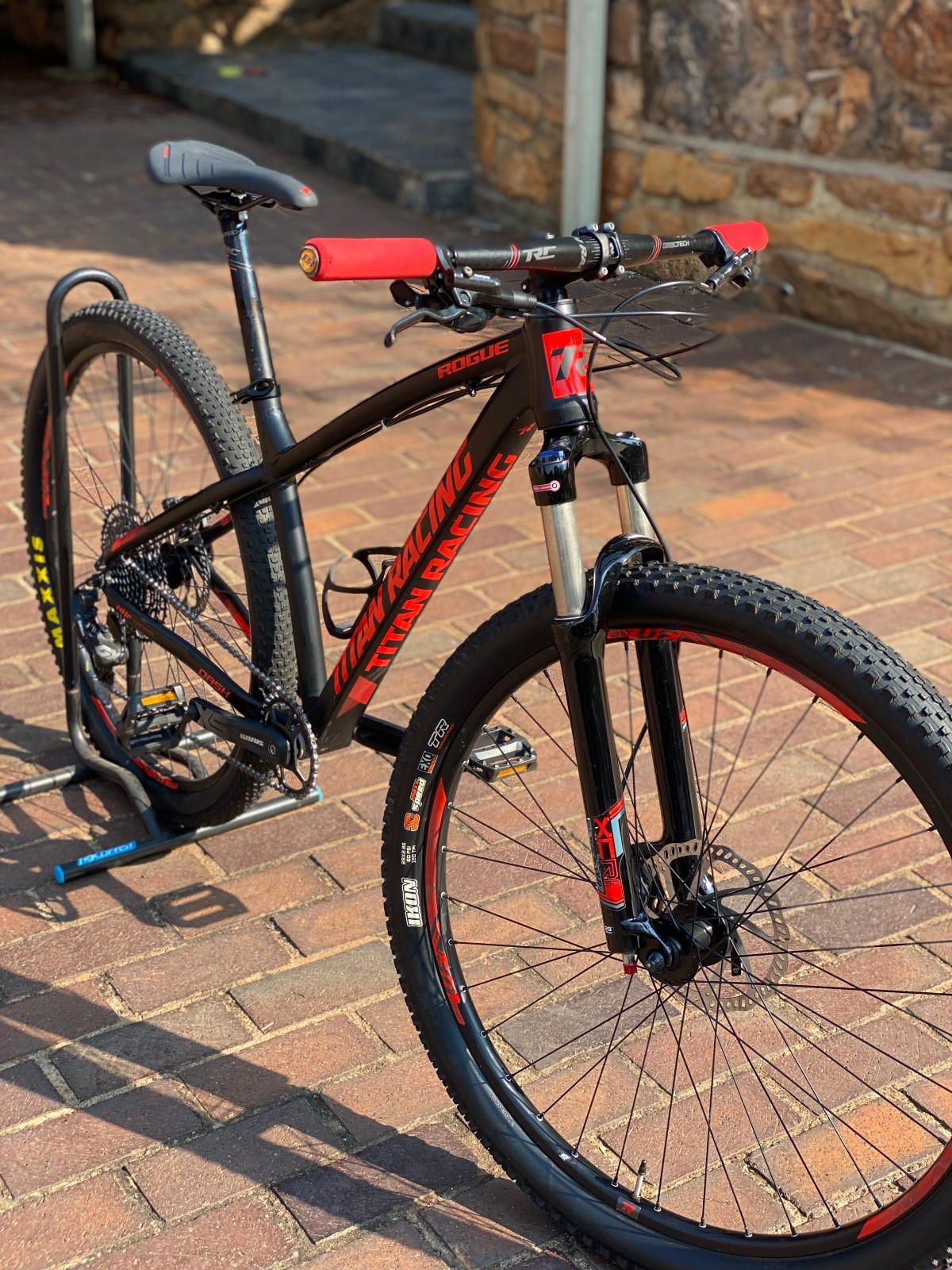 Titan Rogue Dash (Upgraded) | Hardtail Mountain Bikes | Bike Hub