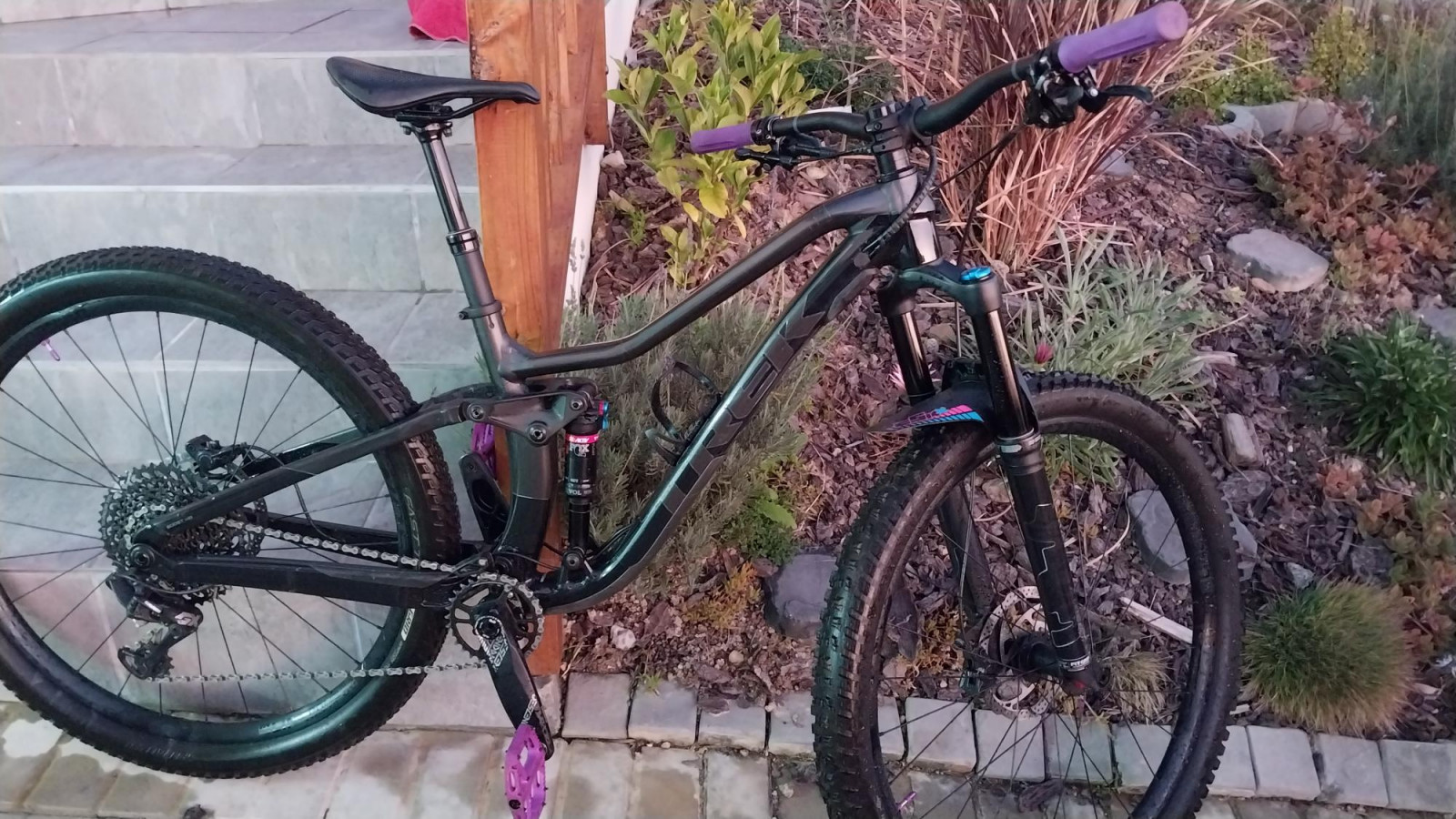 2020 Trek Fuel EX8 Size-Small | Dual Suspension Mountain Bikes | Bike Hub