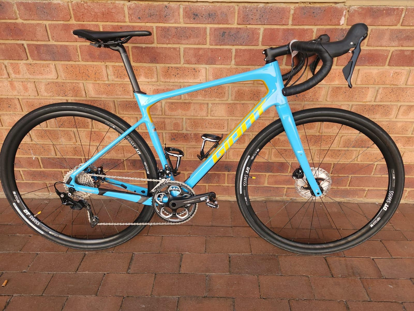 Giant Revolt Advanced 2 Carbon | Gravel Bikes | Bike Hub
