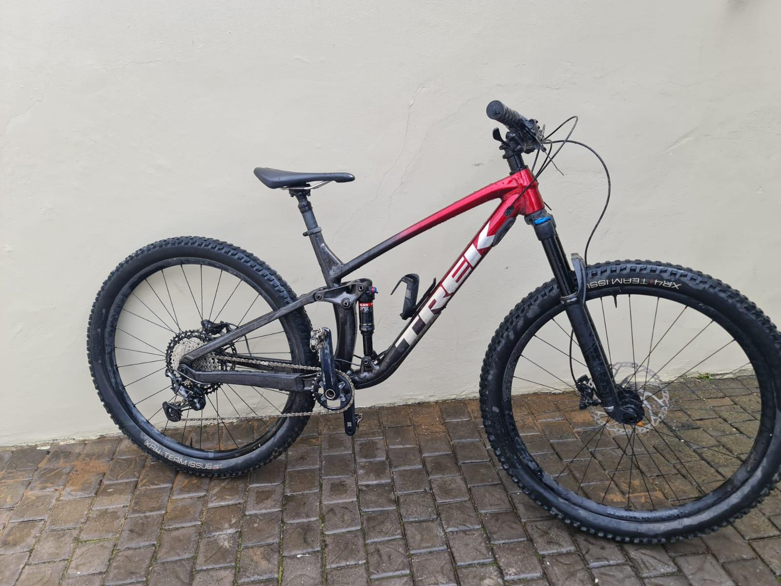 TREK TOP FUEL EX8 ALLOY 2023 | Dual Suspension Mountain Bikes | Bike Hub