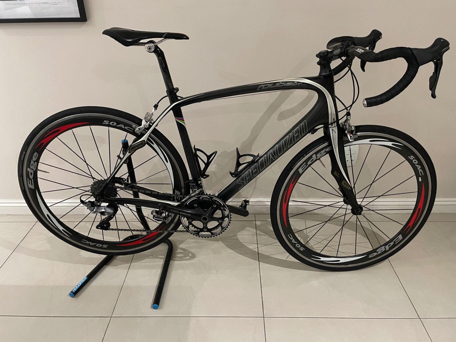 Full carbon Specialized Roubaix Pro | Road Bikes | Bike Hub