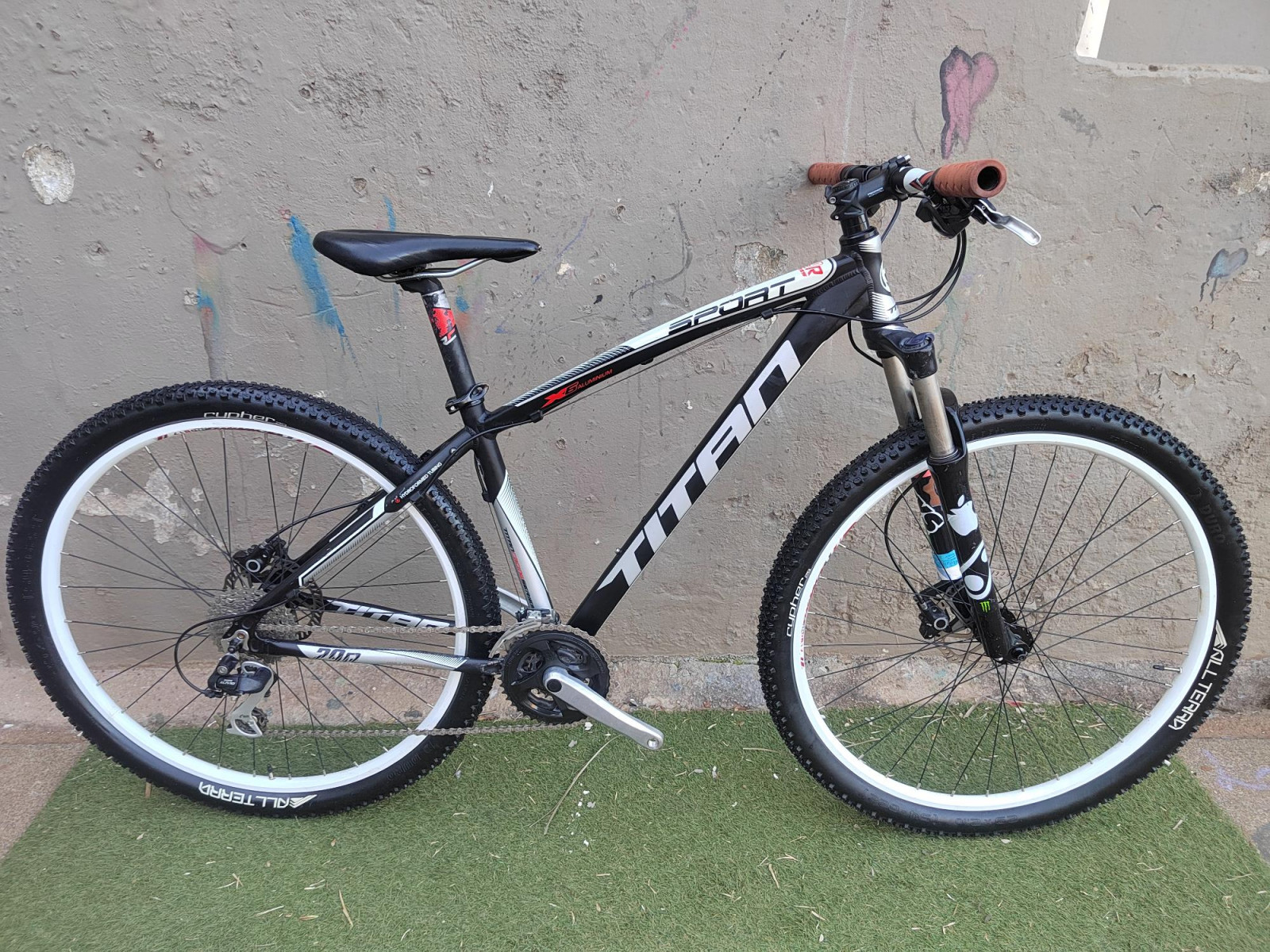 Titan Sport 29er | Hardtail Mountain Bikes | Bike Hub