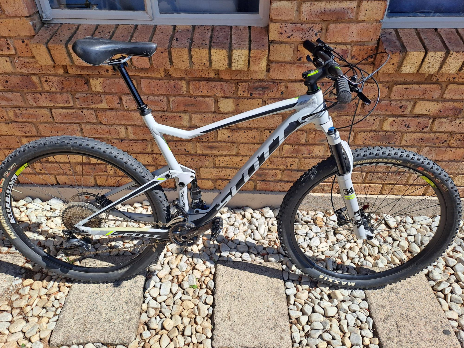 Scott Spark 940 XL dropper post | Dual Suspension Mountain Bikes | Bike Hub