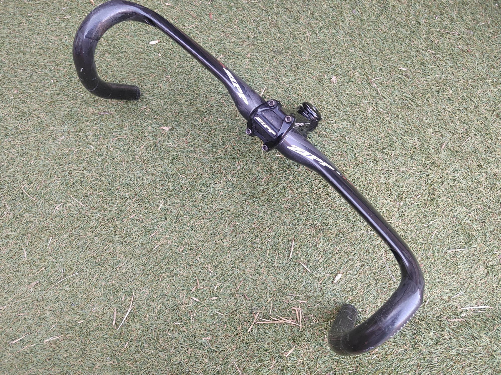 Zipp Carbon SL70 Aero Bars + Zipp Stem | Handlebars | Bike Hub