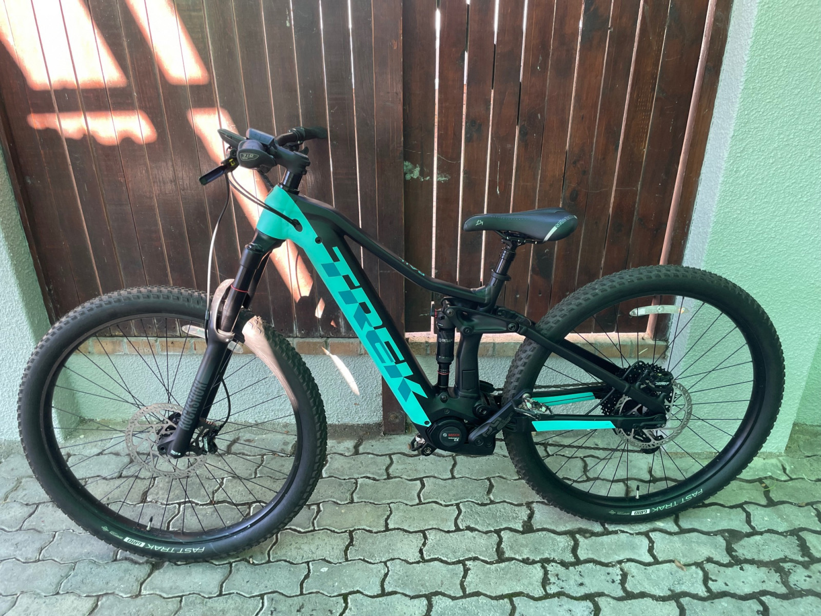2022 Trek Rail 5 - Matte Black/Miami Green | Dual Suspension Mountain E ...