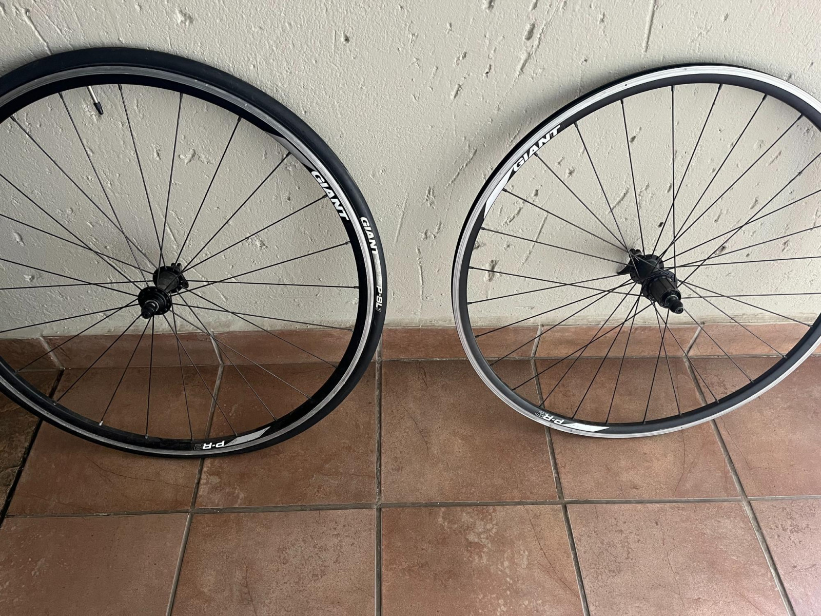 Giant P-R2 wheels | Road Bike Wheels | Bike Hub