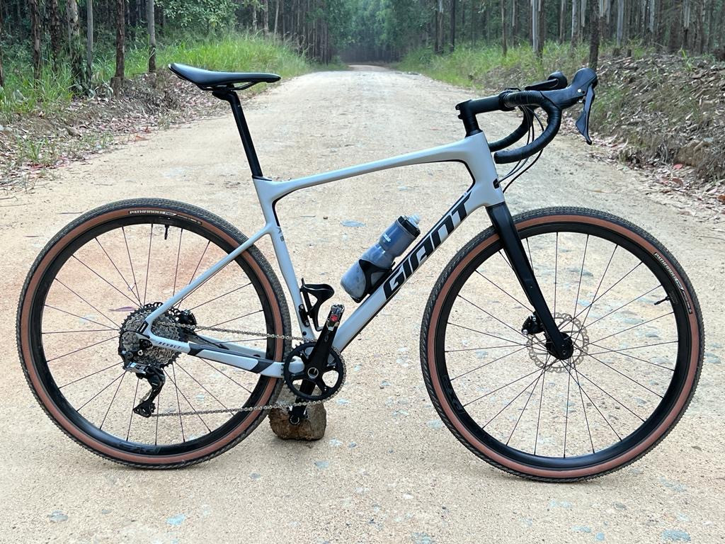 Giant Revolt Advanced 1 Carbon | Gravel Bikes | Bike Hub