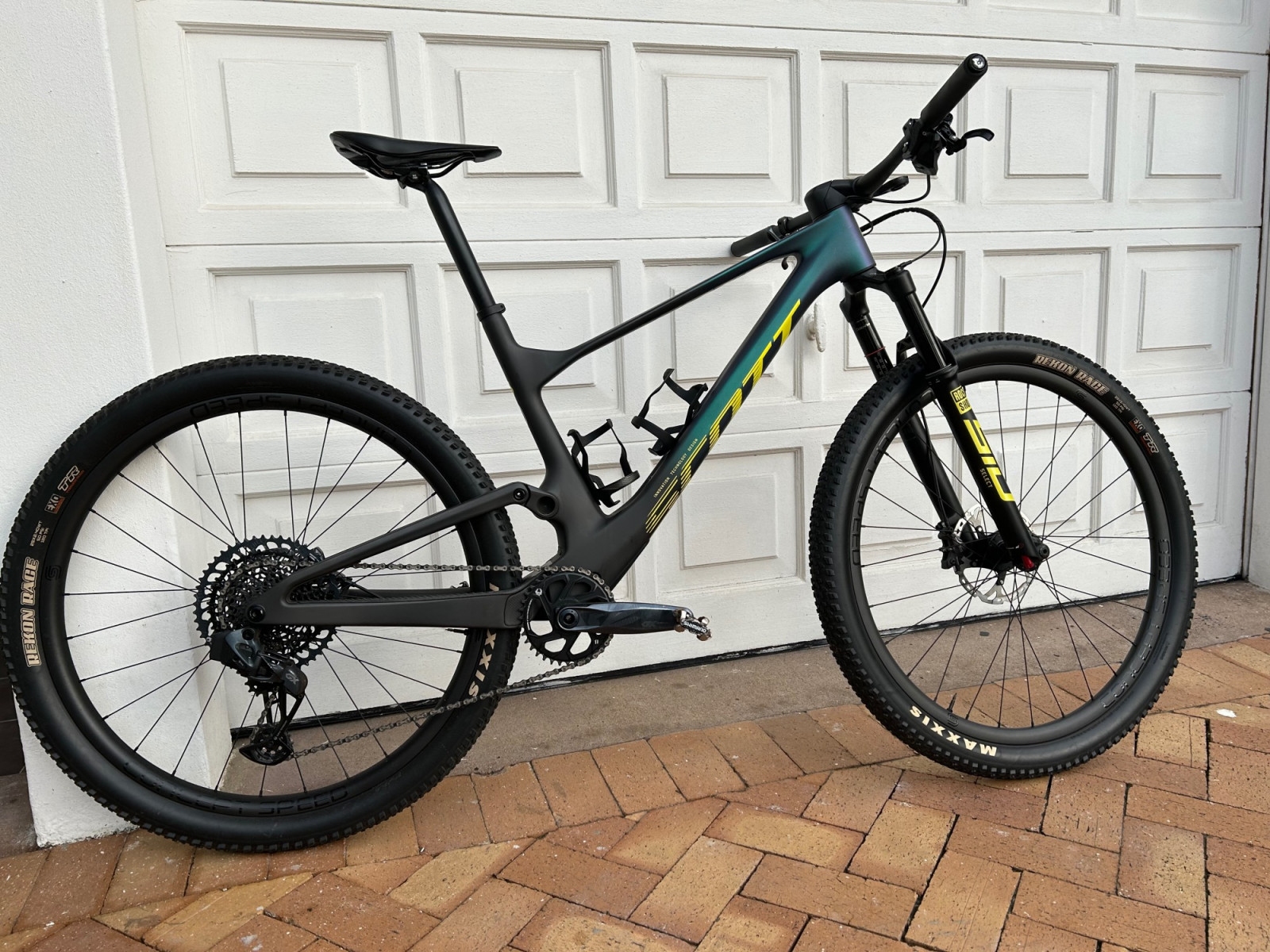 SCOTT Spark RC Team Issue AXS (2022) | Dual Suspension Mountain Bikes | Bike Hub