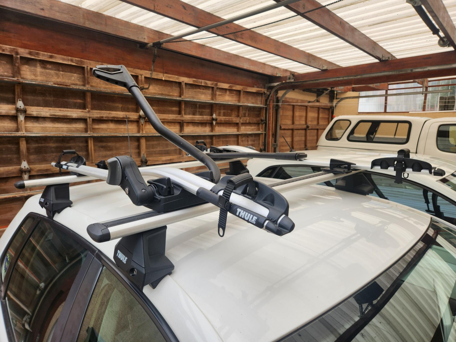 Thule Wing Bar Roof Racks and 2x Bike Racks | Bike Racks | Bike Hub