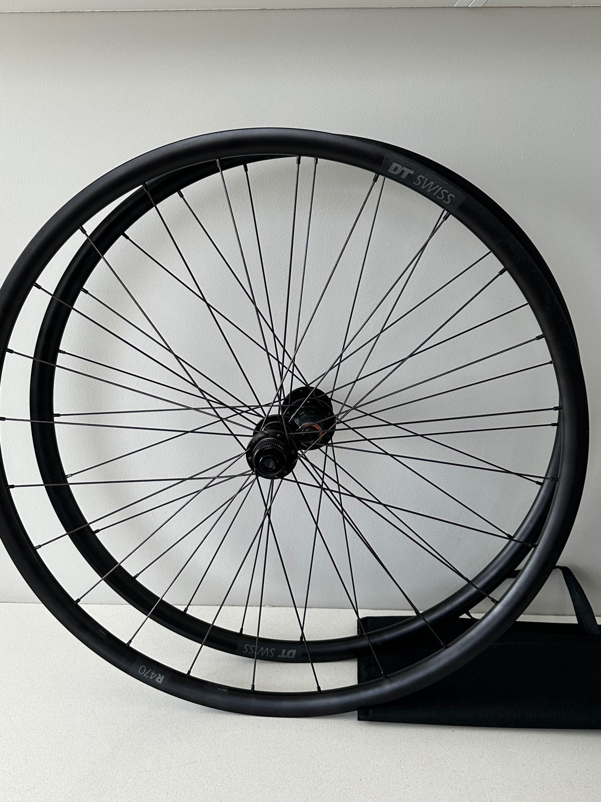 DT Swiss R470 wheelset | Road Bike Wheels | Bike Hub