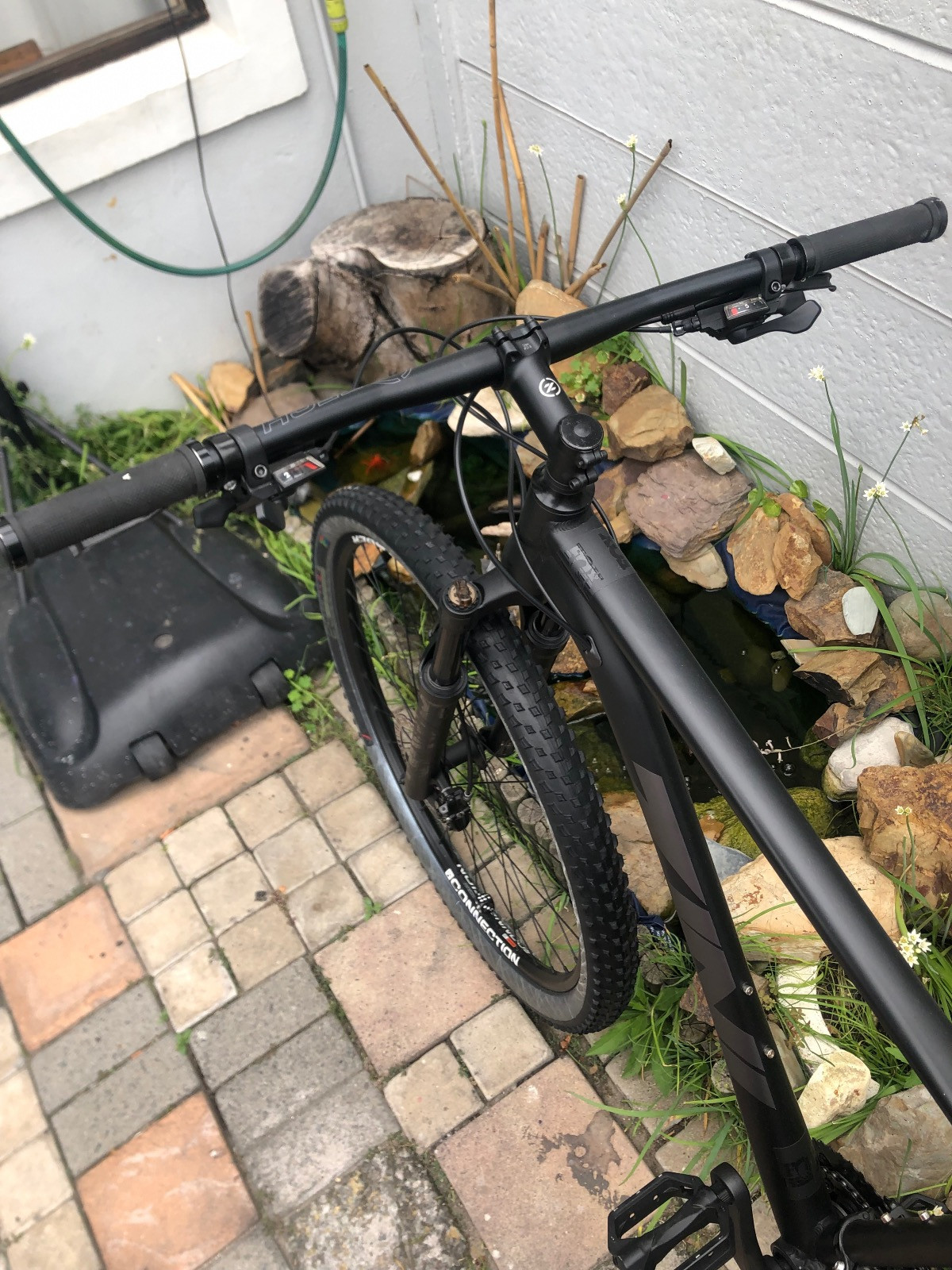 Zini Z29 Blackout edition | Hardtail Mountain Bikes | Bike Hub