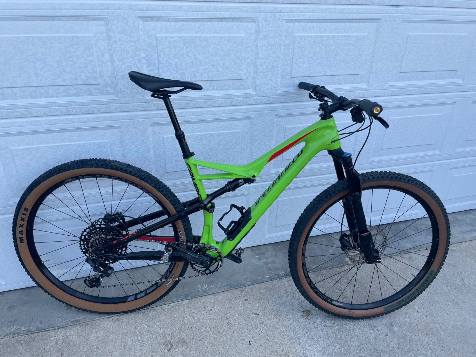 Specialized Camber Comp Carbon 29 (Large) | Dual Suspension Mountain ...