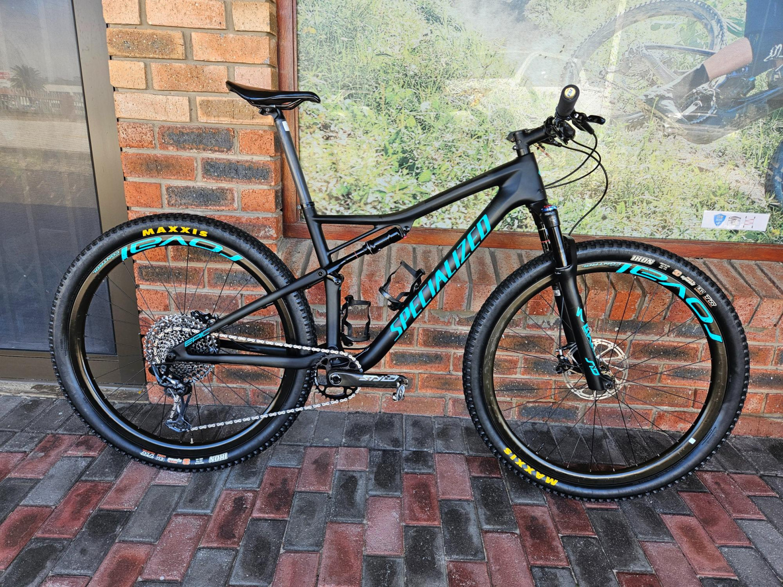 Specialized Epic Pro | Dual Suspension Mountain Bikes | Bike Hub