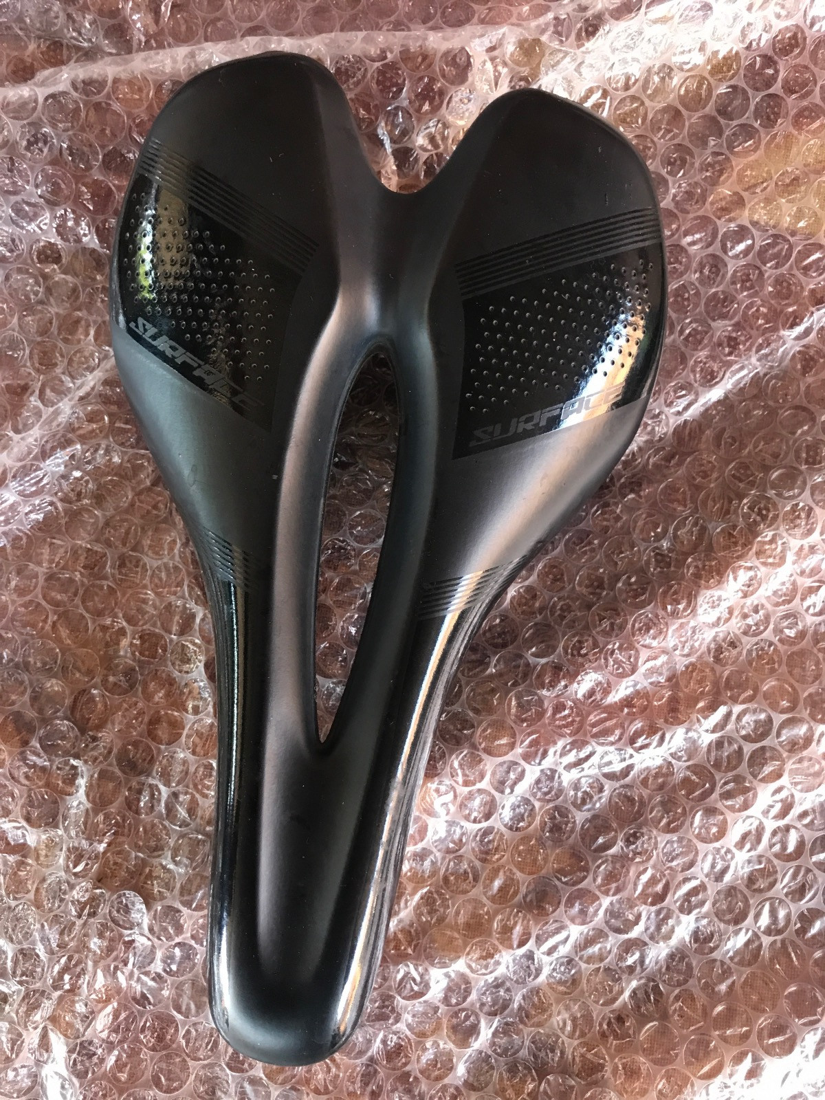 Surface saddle | Saddles | Bike Hub