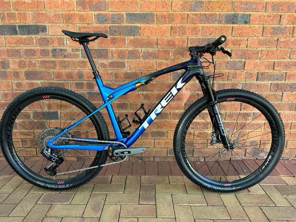 Trek Supercaliber 9.8 XL (DEMO) | Dual Suspension Mountain Bikes | Bike Hub