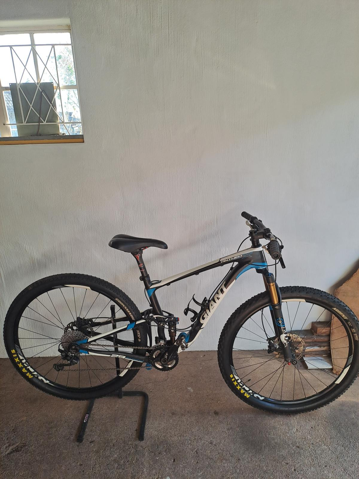 Giant Anthem Carbon 29er | Dual Suspension Mountain Bikes | Bike Hub