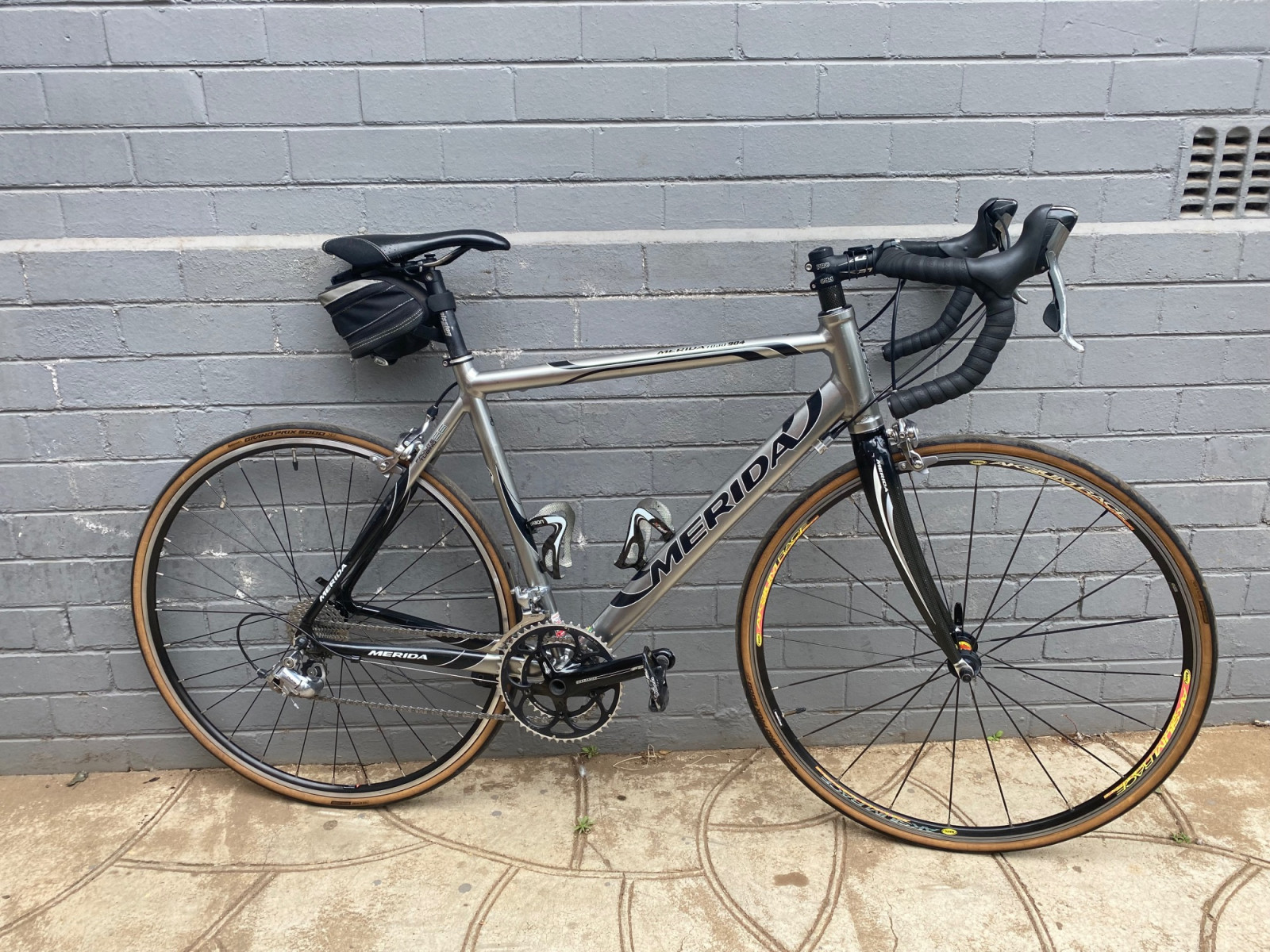 Merida 904 Road (L) | Road Bikes | Bike Hub