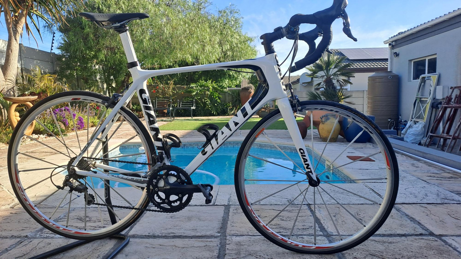 Giant TCR Advanced 2 Carbon | Road Bikes | Bike Hub