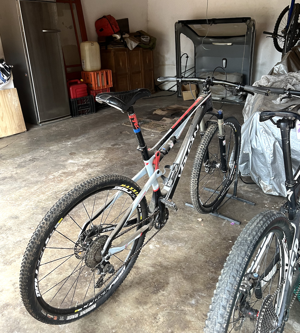 Volcan Stealth FS - 29 LIKE NEW | Dual Suspension Mountain Bikes | Bike Hub