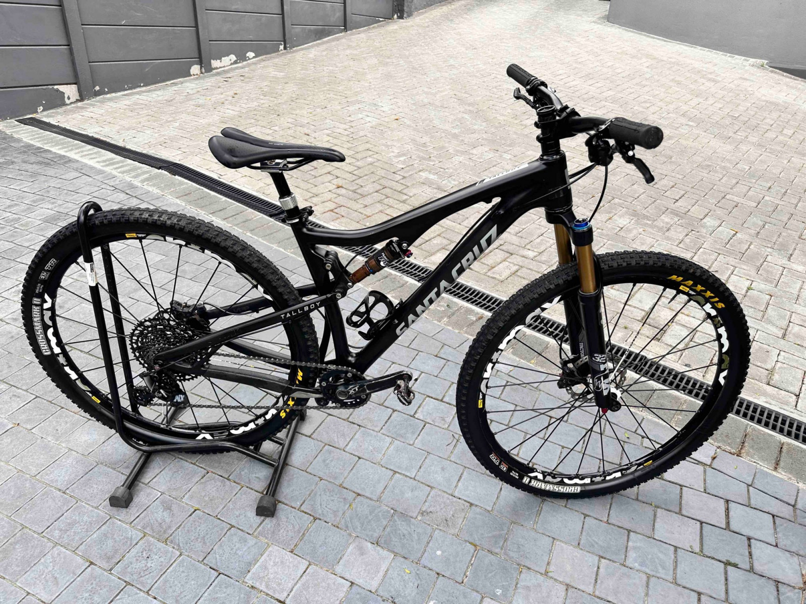 Santa Cruz Tallboy Carbon | Dual Suspension Mountain Bikes | Bike Hub