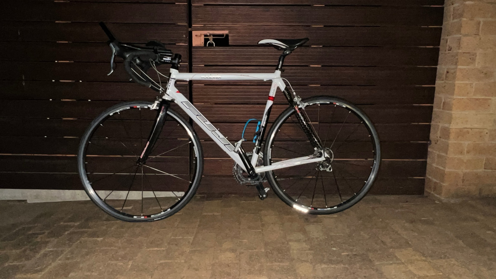 Fuji Roubaix Pro | Road Bikes | Bike Hub