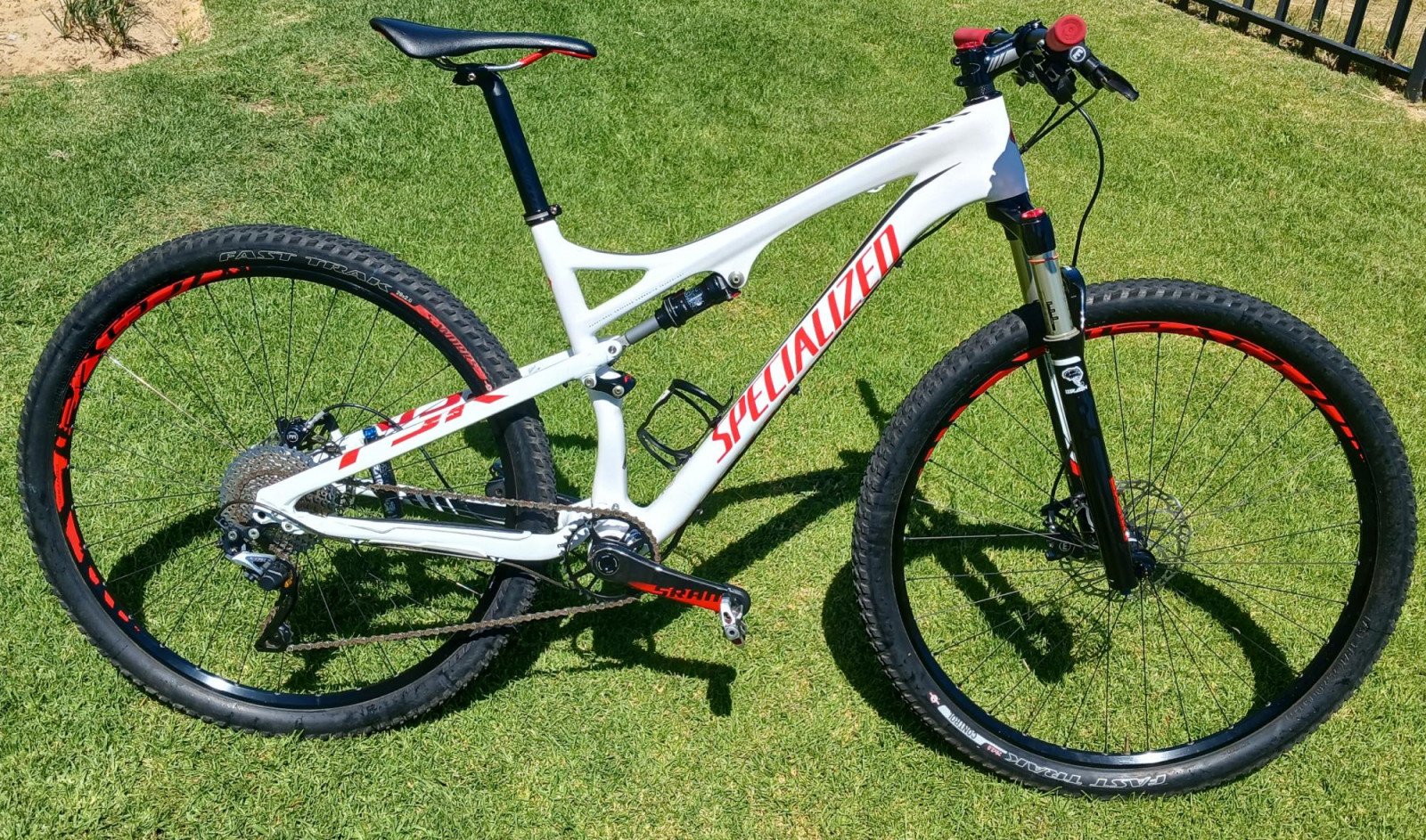 Specialized Epic FSR Expert | Dual Suspension Mountain Bikes | Bike Hub