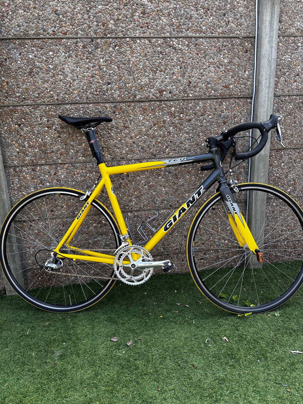 Giant TRC Two | Road Bikes | Bike Hub