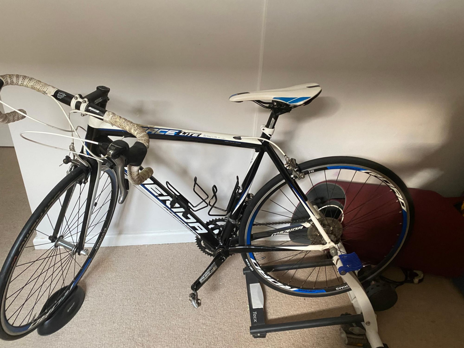 Merida Race Lite 903 | Road Bikes | Bike Hub