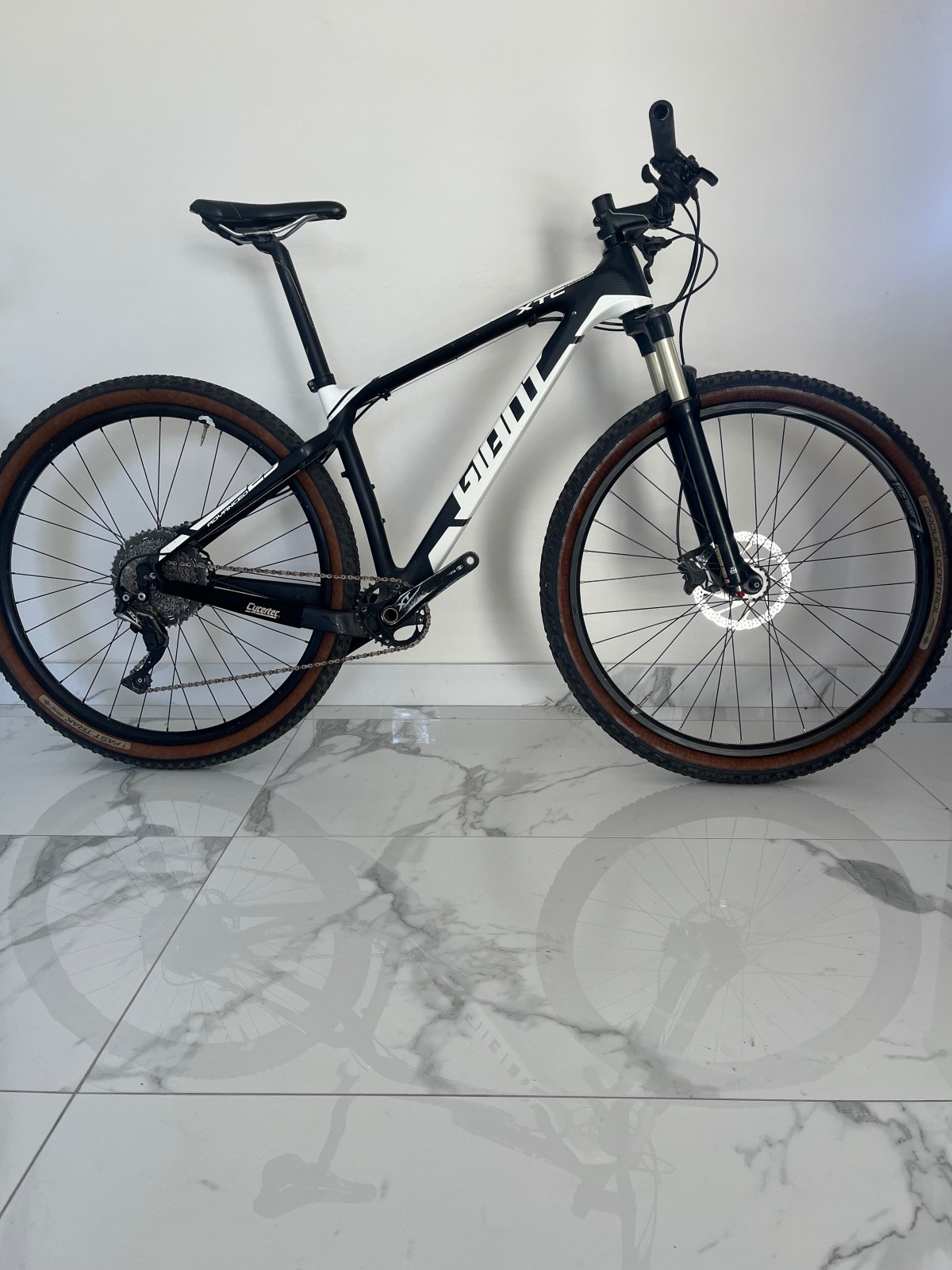 Giant Advanced XTC Carbon 29er | Hardtail Mountain Bikes | Bike Hub