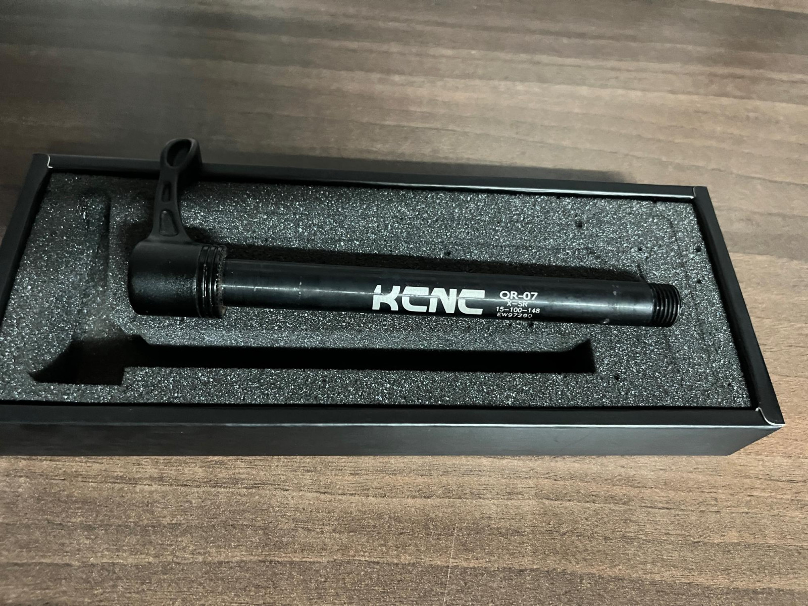 KCNC Front Axle 15-100-148 (non-boost) | Wheel Spares and Axles | Bike Hub