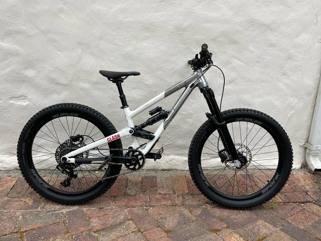 Commencal Clash 24" | Kids Bikes | Bike Hub