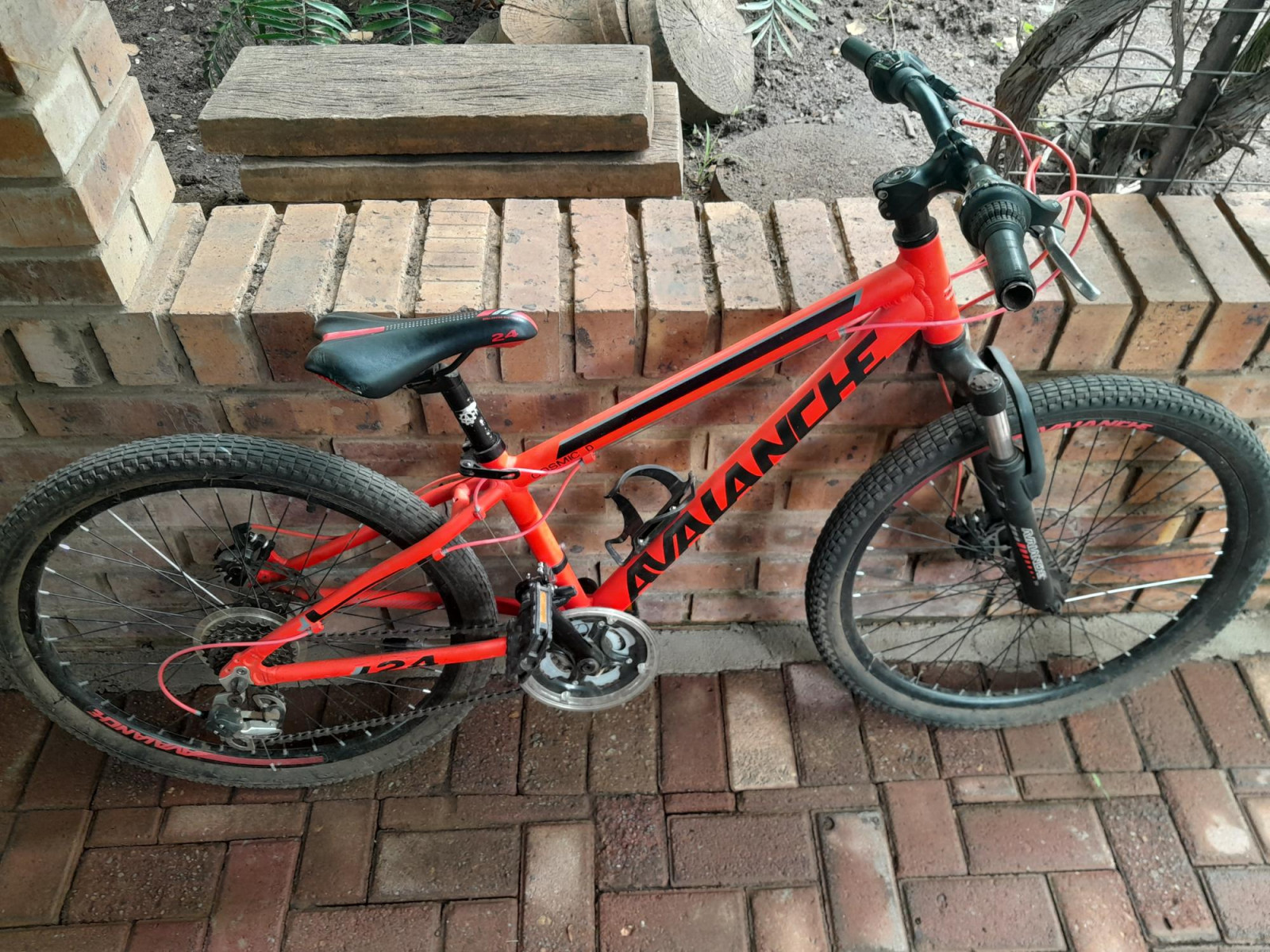 Avalanche 24 inch | Hardtail Mountain Bikes | Bike Hub