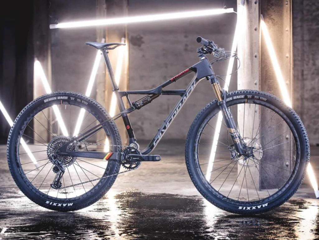 Silverback Stratos CF1 | Dual Suspension Mountain Bikes | Bike Hub