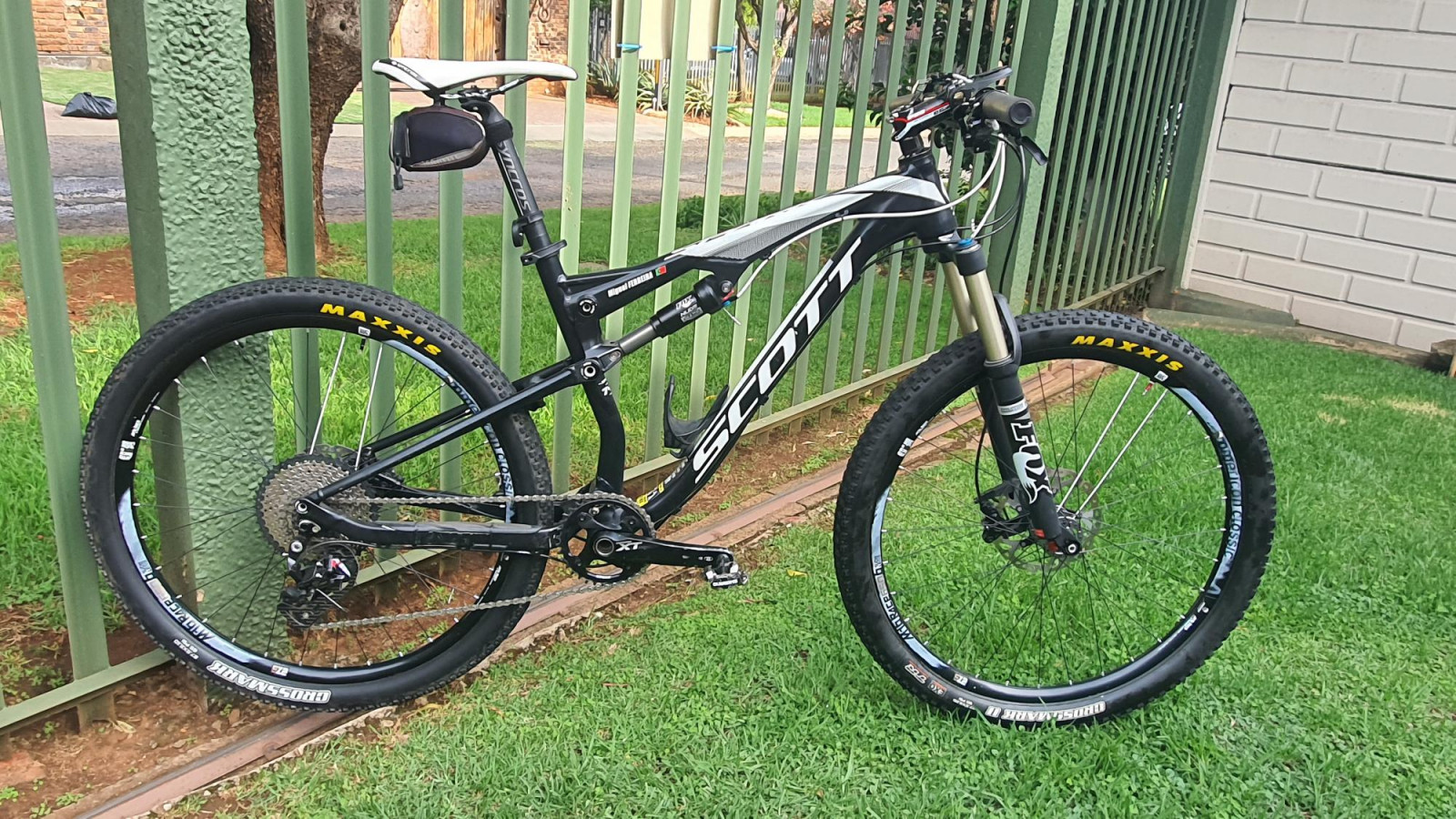 Scott Spark 740 (M) | Dual Suspension Mountain Bikes | Bike Hub